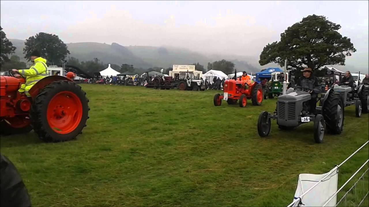 Hope Show Tractor Parade - YouTube