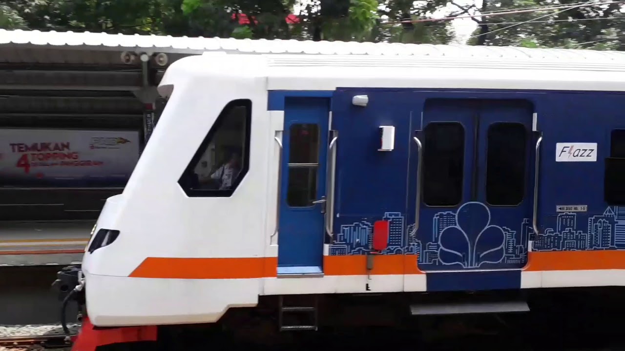 EMU ARS PT INKA EA203 Series Trainset 3, KA Bandara Melintas St ...