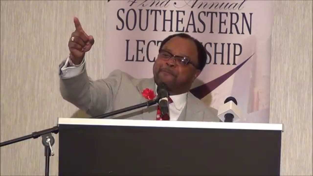 Terry Wallace - Hide Behind The Mountain (S.E. Lectureship 2015) - YouTube