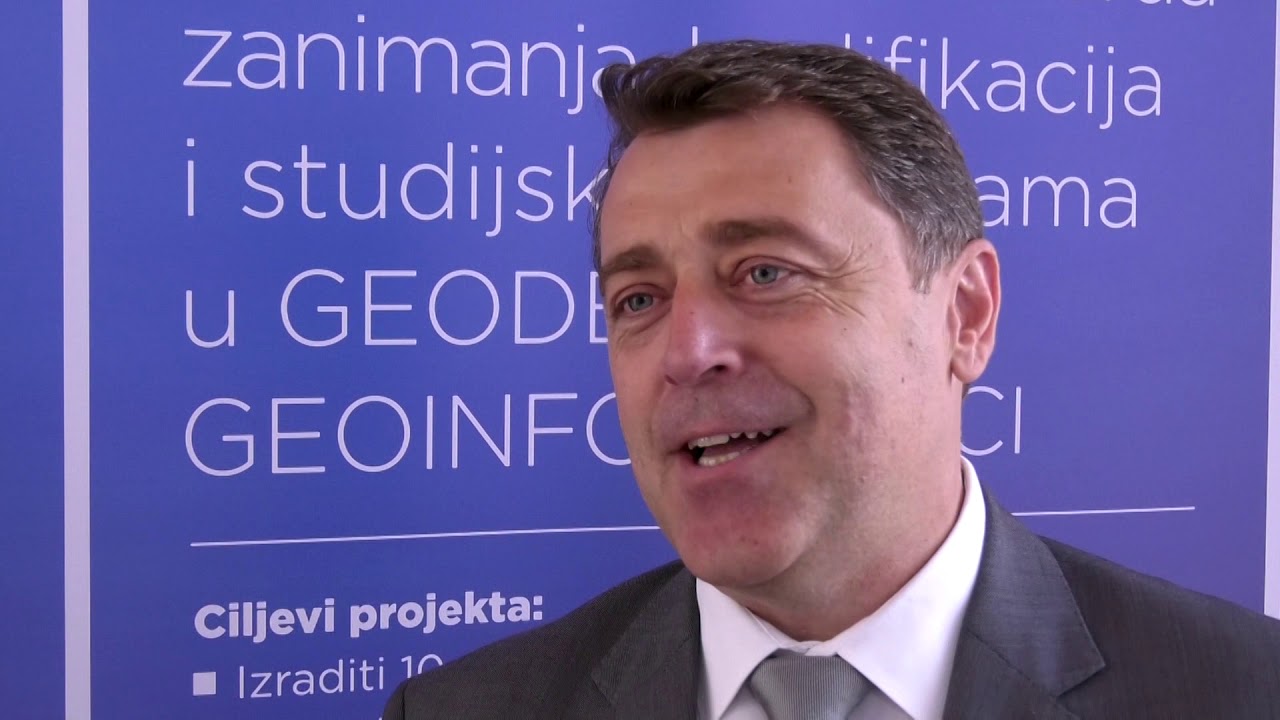 Geodetski fakultet - projekt Labirint - YouTube