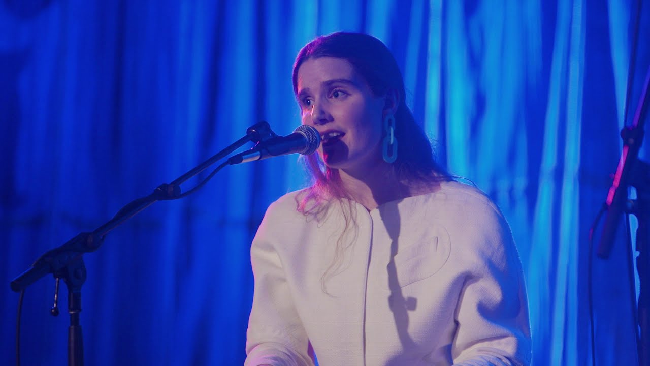 maeve & quinn - chicago - YouTube