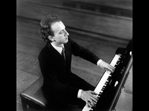 Maurizio Pollini ~ Schoenberg op. 11, 19, 23, 25, 33a, 33b ~ 1974 live ...