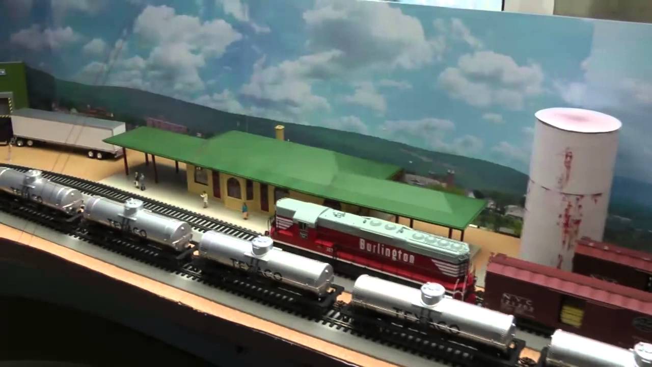 American HO DCC layout with multiple sound locos - YouTube