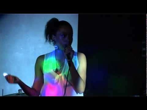 Isabella Dunn@ One Mic Avalon - YouTube