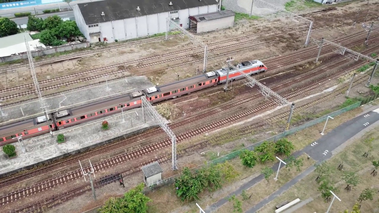 [4K] Chasing the train 追火車 (新營火車站 - 台糖) - YouTube