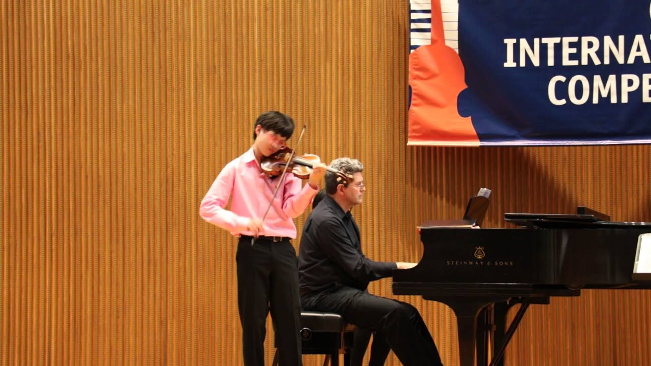 Julian Rhee - 1st Prize of the AMI Violin Competition 2015 - YouTube