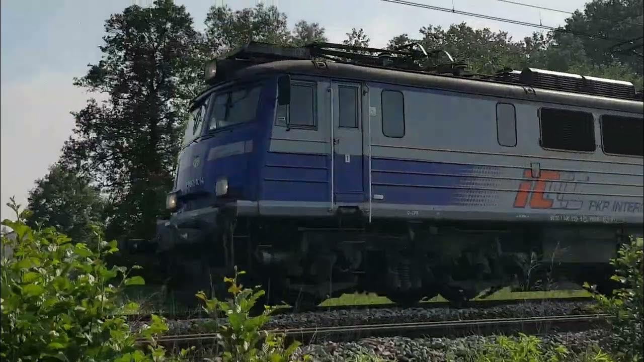 EP07 pociąg IC SZYNDZIELNIA relacji Bielsko-Biała Głowna-Ustka przelot przez Chybie - YouTube