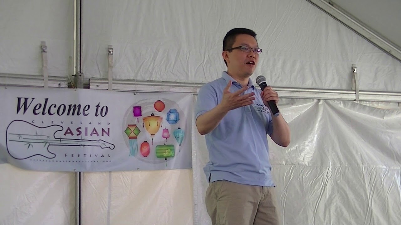 Vi Huynh at the 2018 Cleveland Asian Festival - YouTube