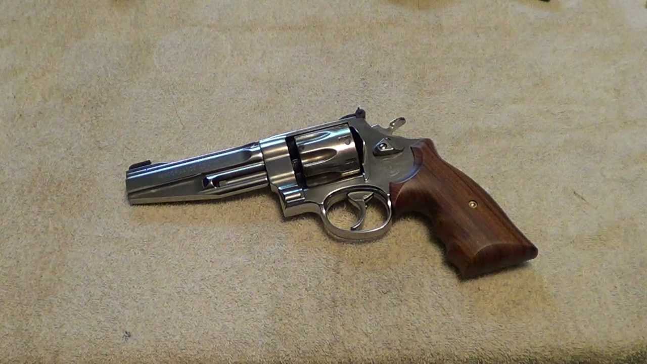 Smith & Wesson model 627-5 Performance Center revolver 357 Magnum - YouTube