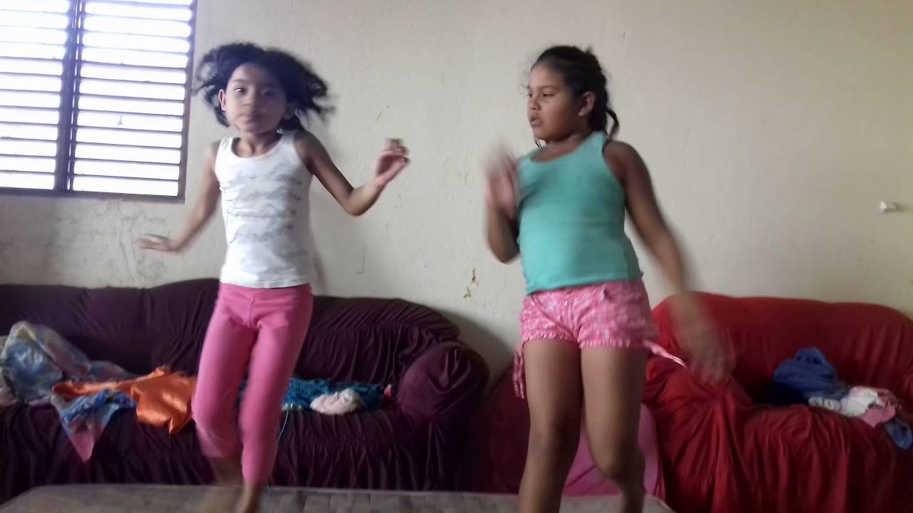 Guerra de cosquinha 3 - YouTube