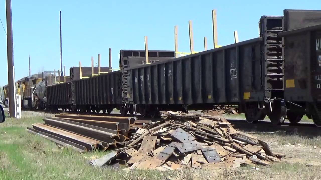 Union Pacific 9827 (C44-9W) UP (C40-8) UP (C41-8W) Baytown TX - YouTube
