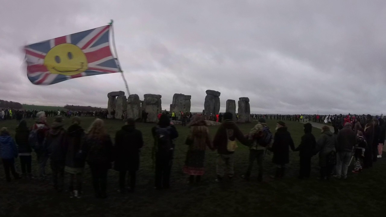Stonehenge Spring (Vernal) Equinox 2017 - YouTube