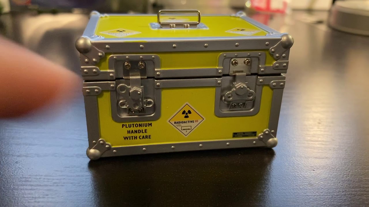 3Dynamics 1:8 DeLorean Plutonium Box Latches - YouTube