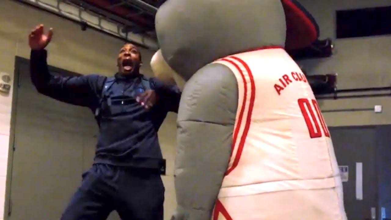 The 10 Funniest Mascot Moments In Sports History - YouTube