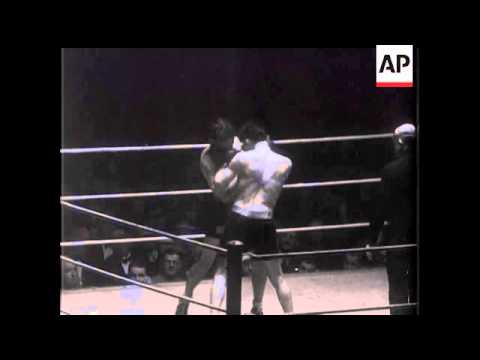 Kid Berg Captures Lightweight Title - YouTube