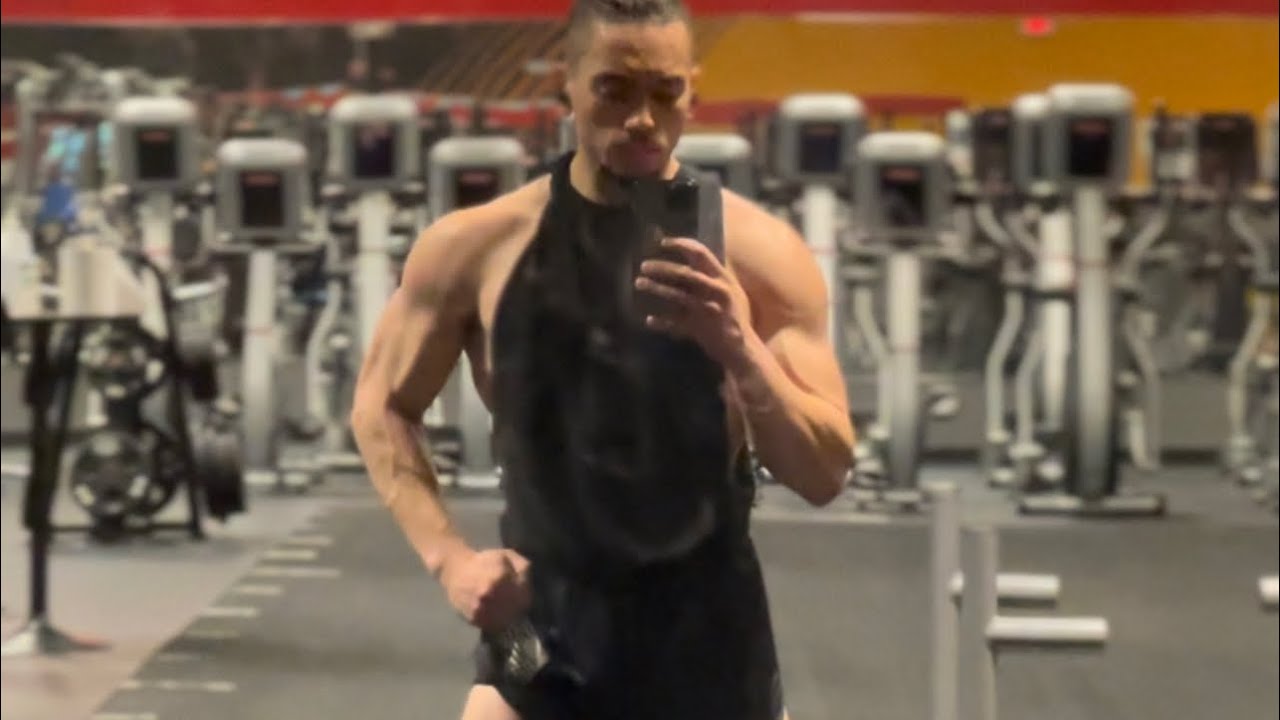 ROAD TO SHREDZ EP: 6 MORE EATING AND TRAINING - YouTube