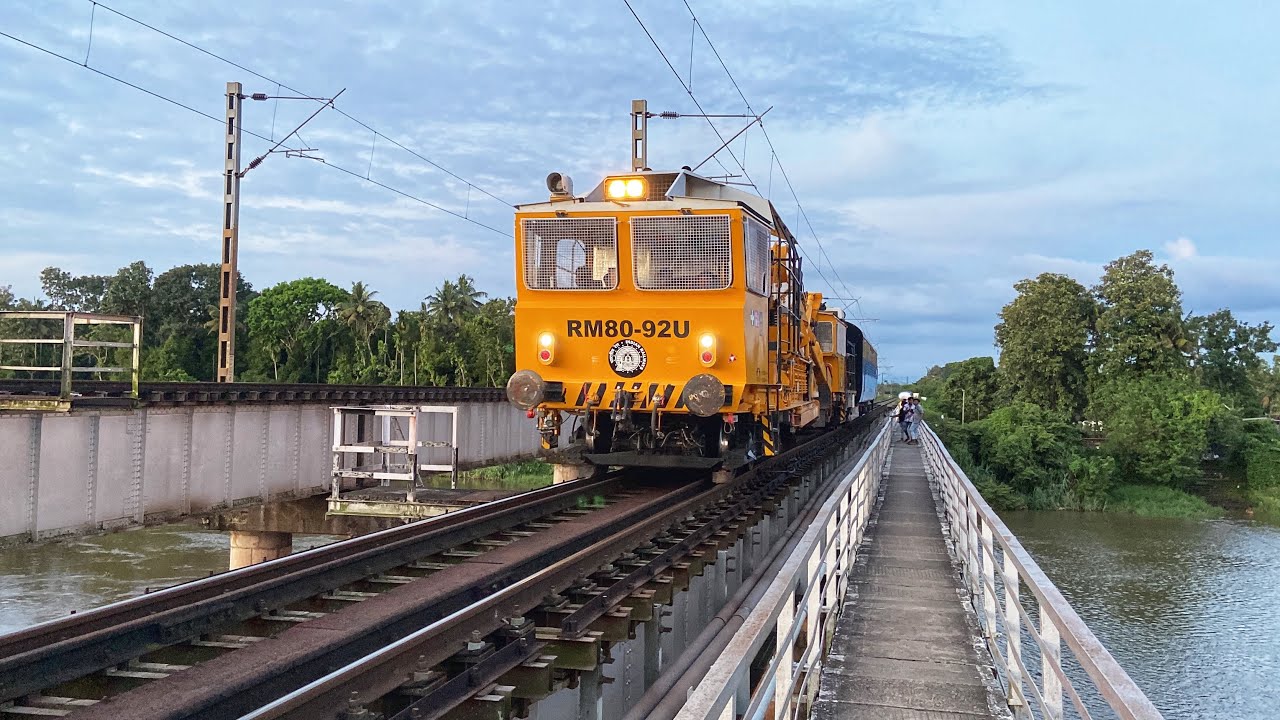 Ballast Cleaning Machine | Over Periyar Bridge | Aluva | RM80-92U ...
