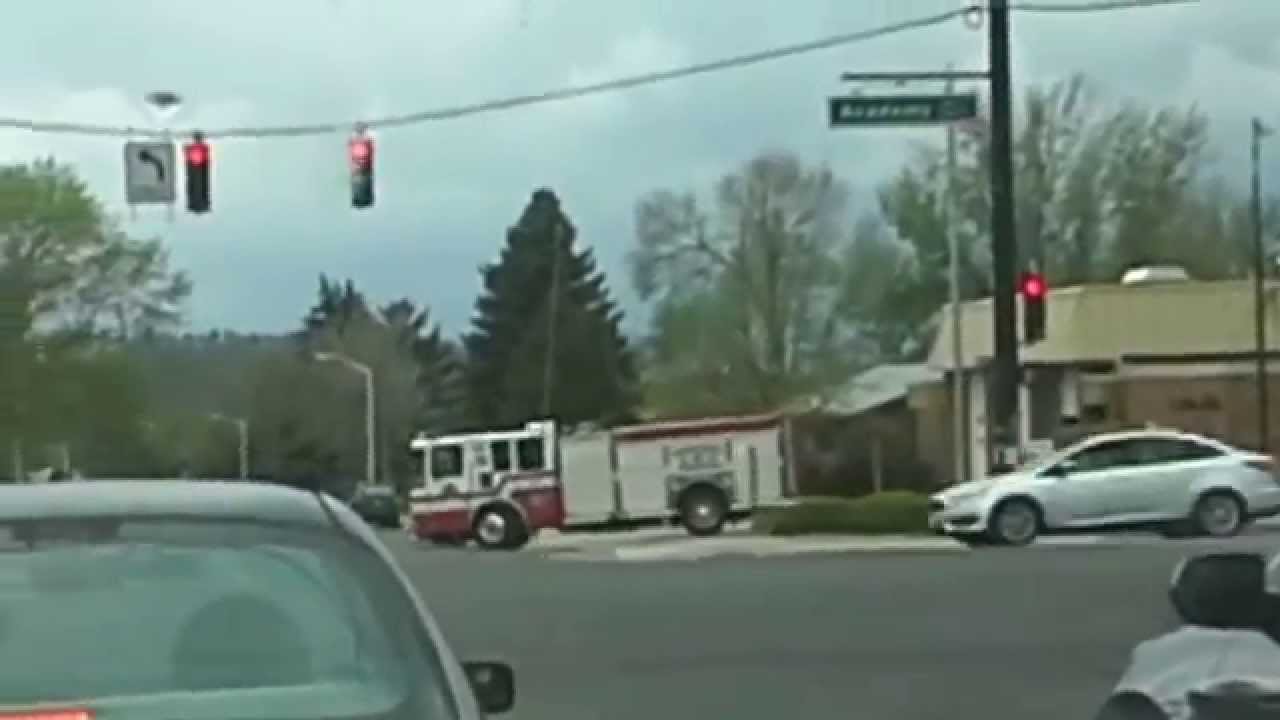 CSFD Engine 10 responding from quarters - YouTube