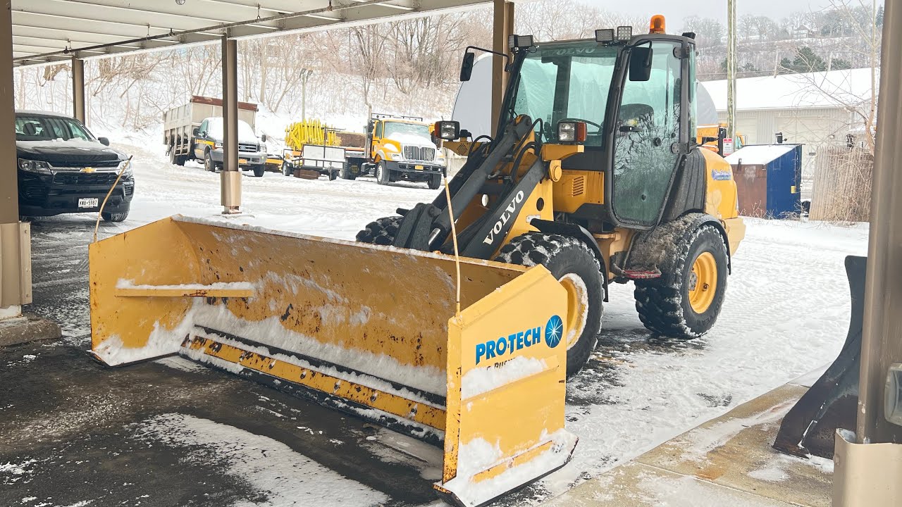 Closing in on the plowing season 2022- 2023 - YouTube