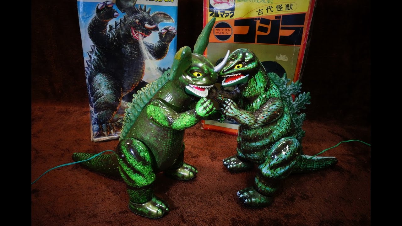 Godzilla VS Baragon Monster Tin Toy Bullmark - YouTube