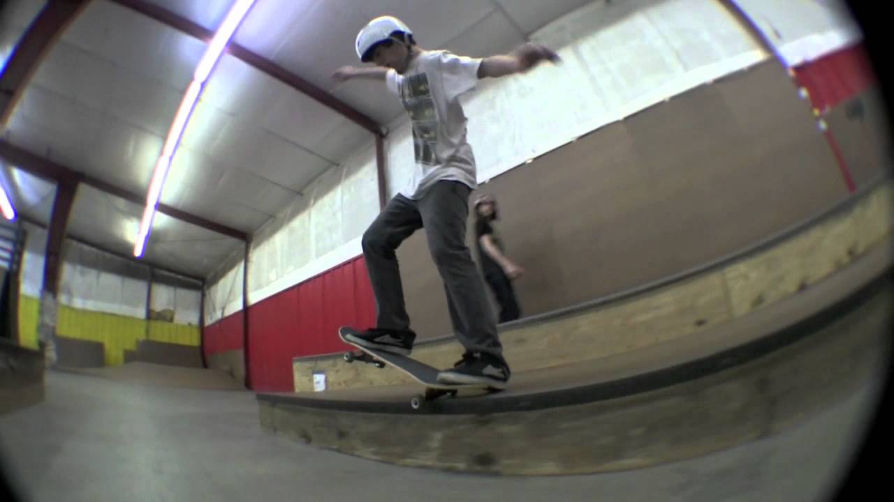 Winter Skateboarding Montage 2012 - YouTube