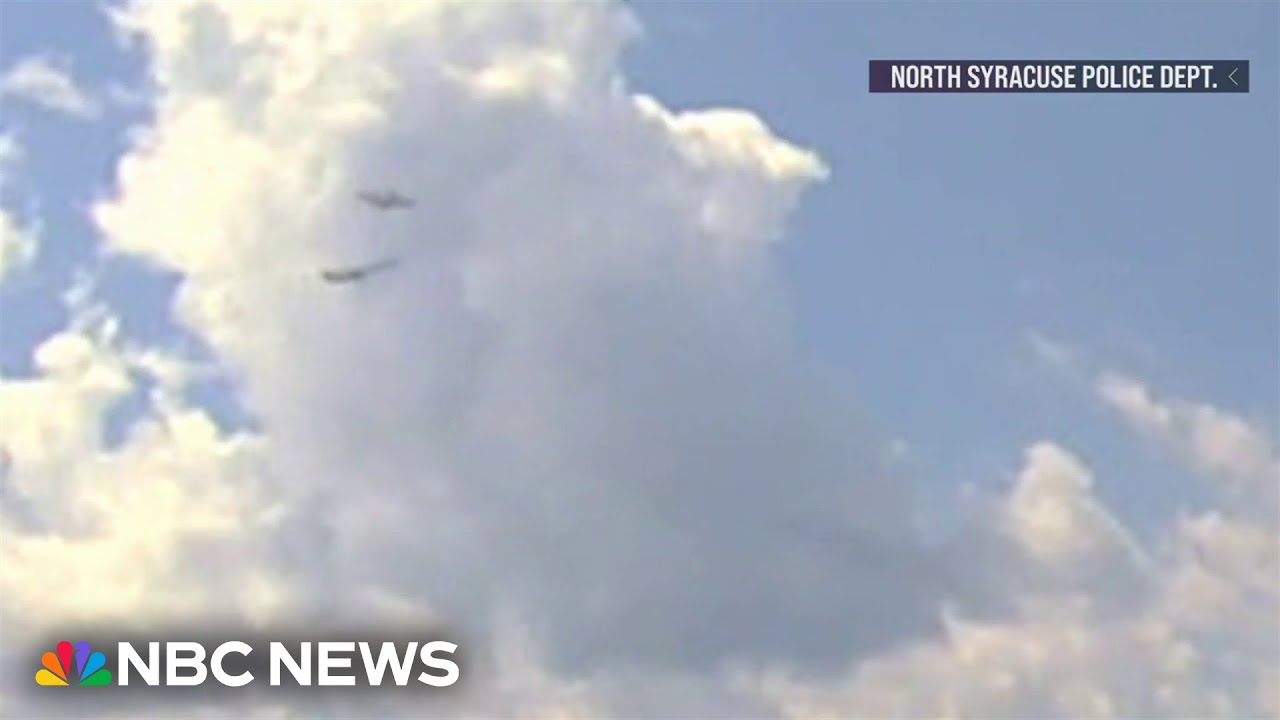 FAA investigates two close calls involving passenger planes - YouTube