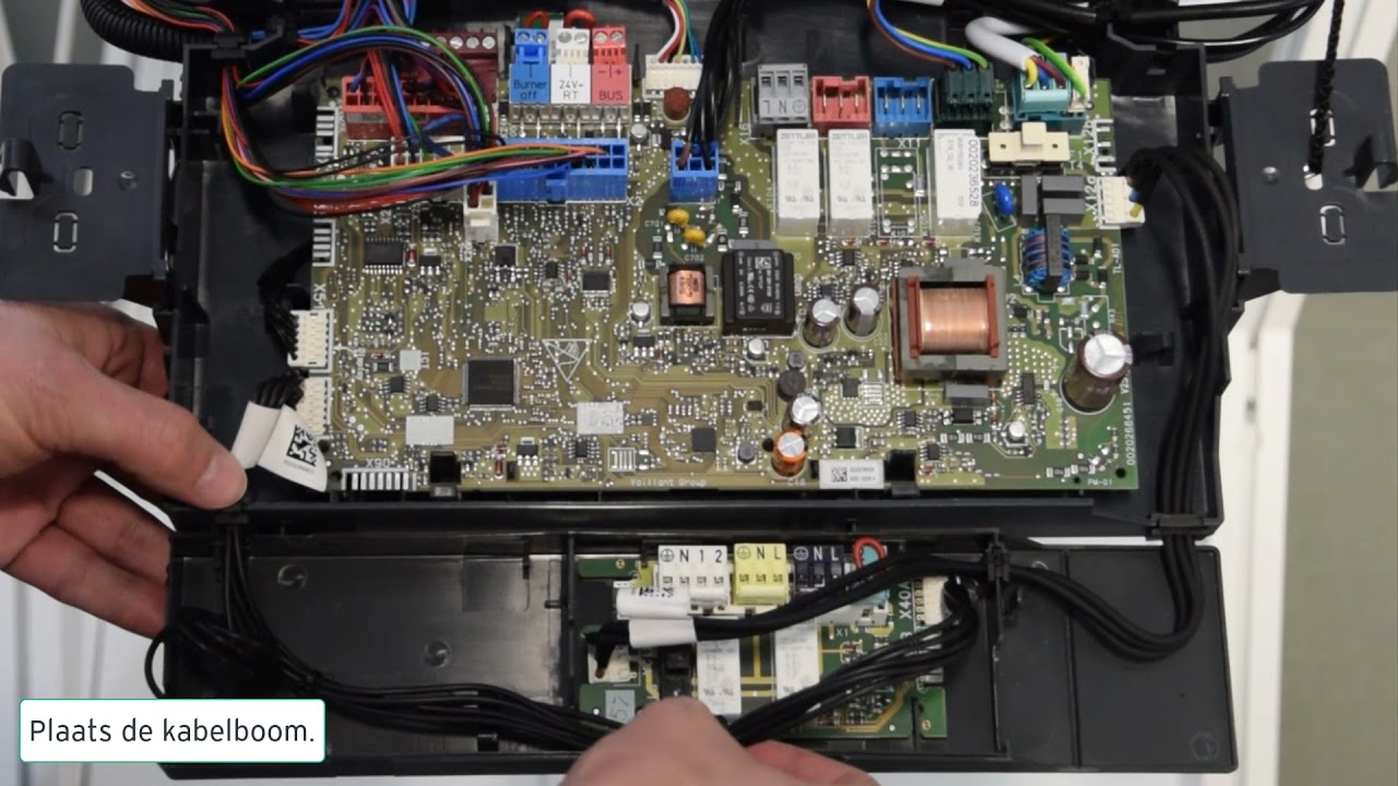ecoTEC exclusive - Installatie van de 2 uit de 7 module (VR 40) - YouTube