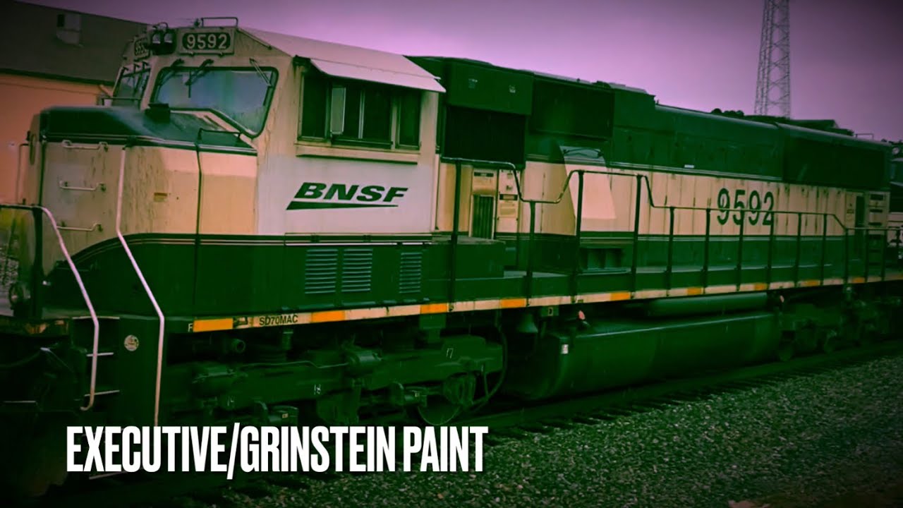 BNSF 9592 Executive SD70MAC - YouTube