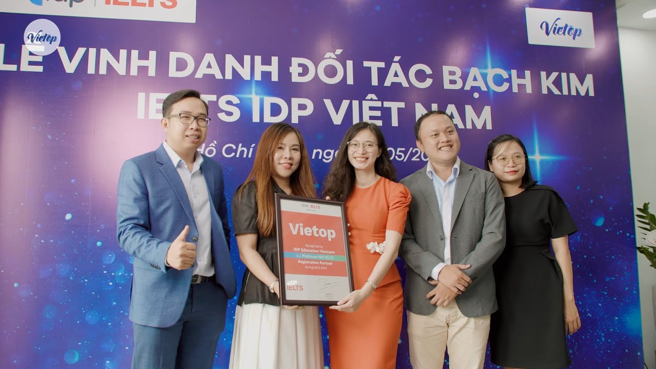 IELTS Vietop, đối tác BẠCH KIM của IDP Vietnam - Lễ vinh danh ngày 18 ...