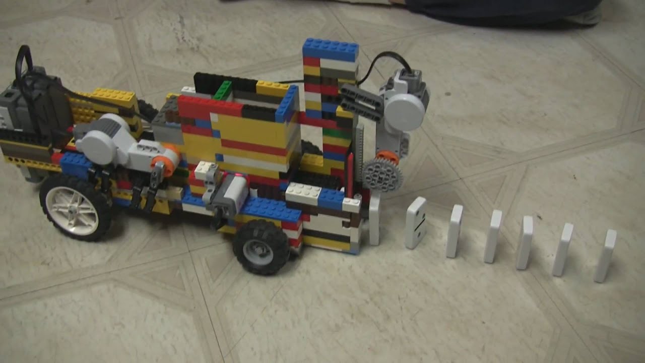 Lego Mindstorms NXT Domino Stacker - Alex Strandberg - YouTube
