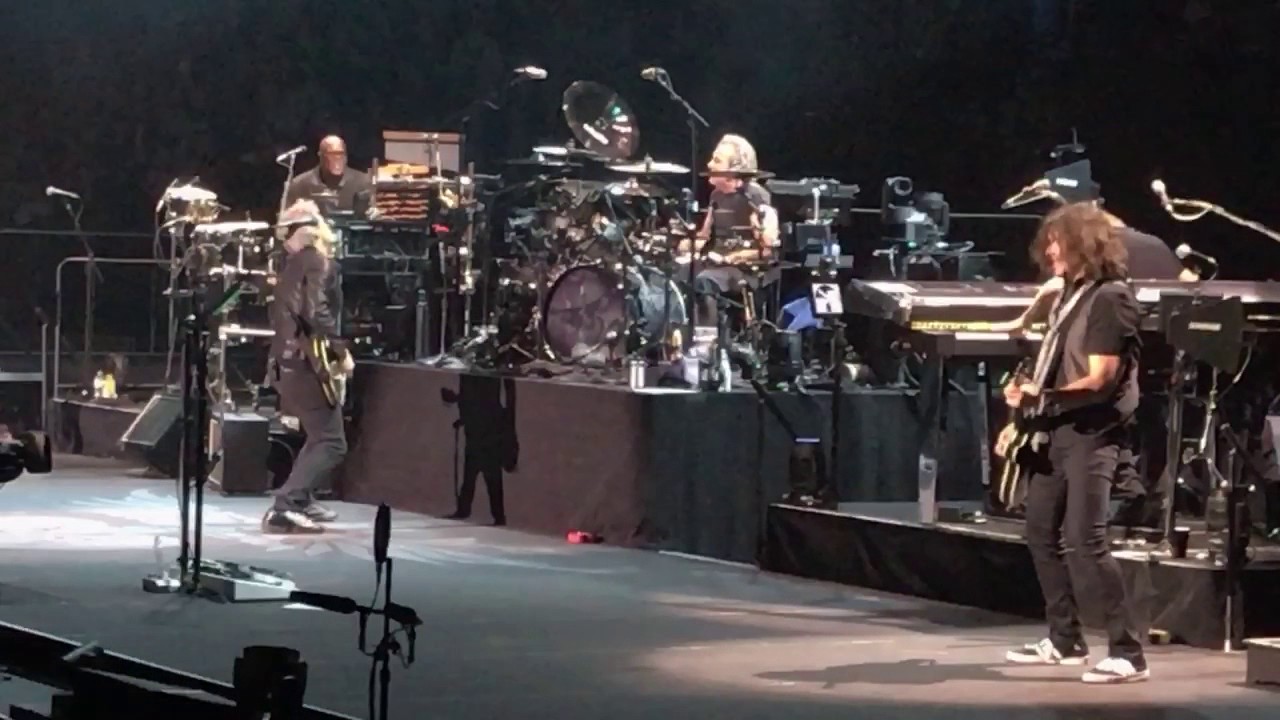 Bon Jovi Johnny B Goode Chuck Berry Tribute Columbus Ohio YouTube Bon Jovi Johnny B Goode Chuck Berry Tribute Columbus Ohio YouTube