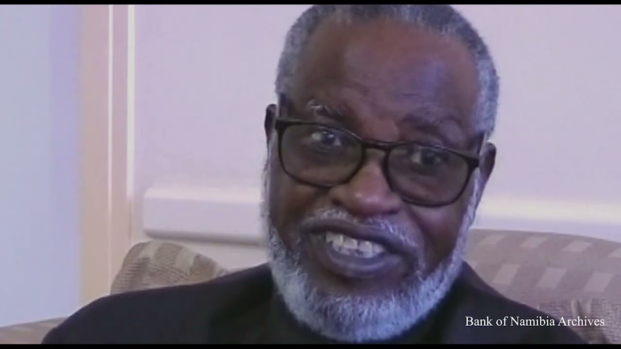 His Excellency Dr. Hage G. Geingob visits the Bank of Namibia - YouTube