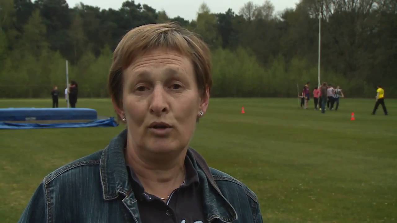 Stille Helper Tiny authisme is een verborgen handicap - YouTube