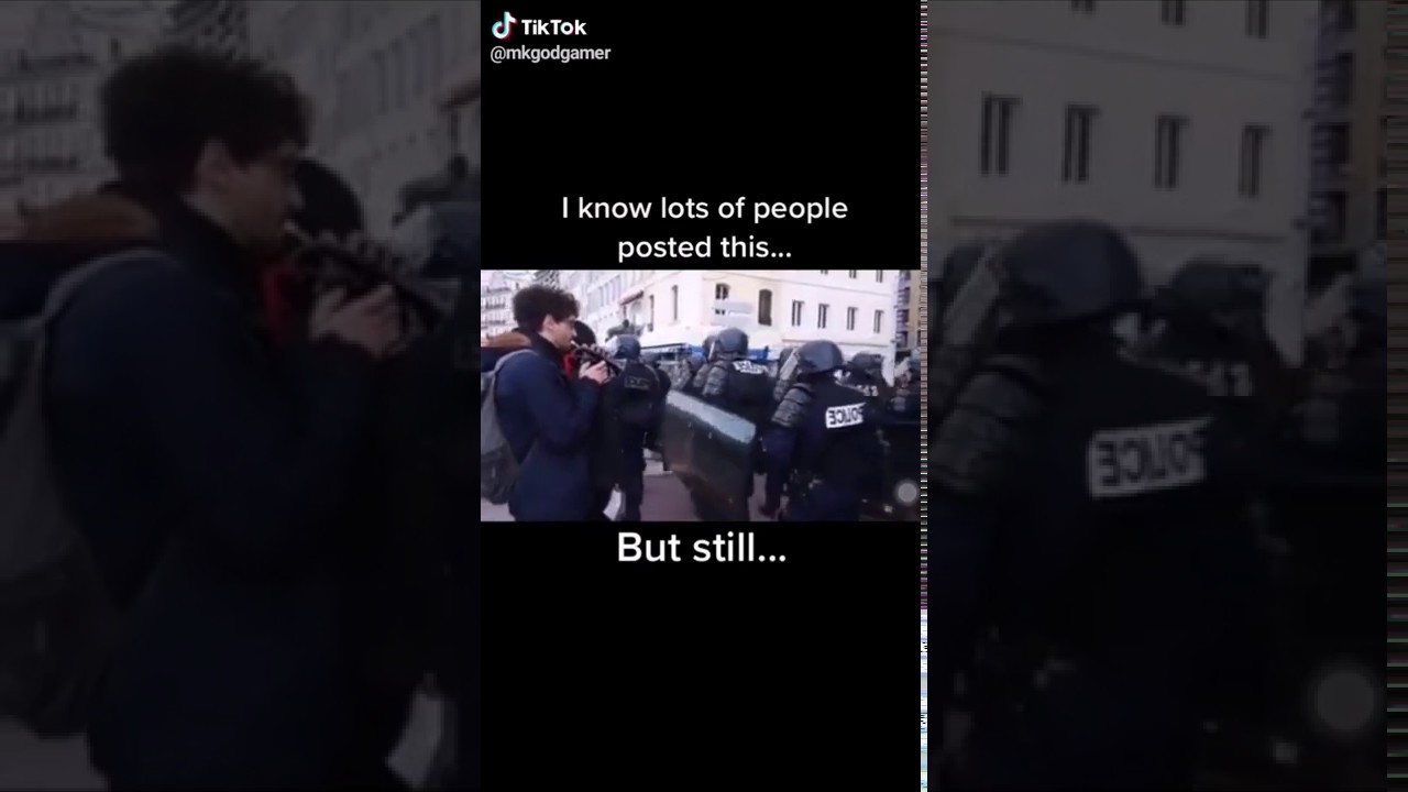 GUY PLAYS IMPERIAL MARCH TO RIOT POLICE | theoneformemes - YouTube