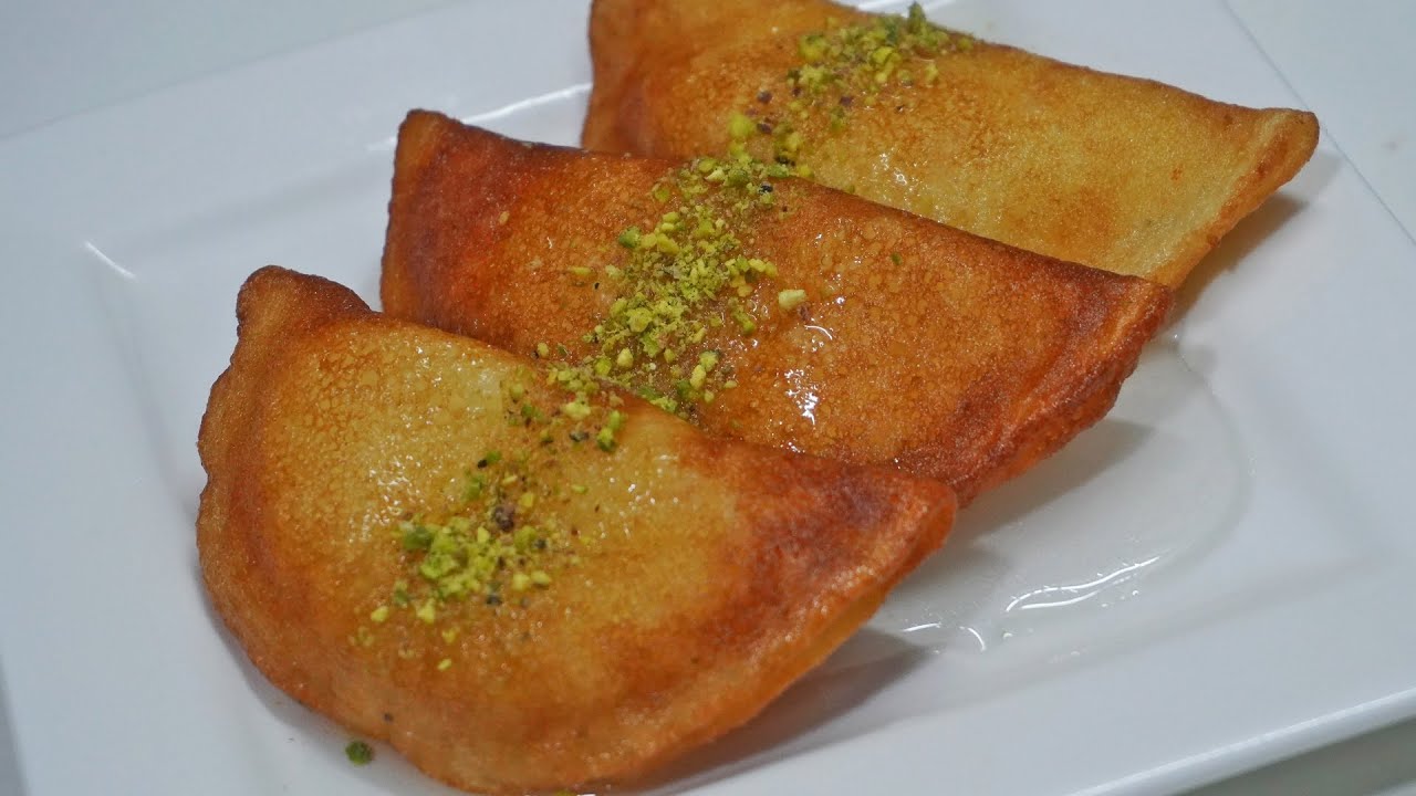 قطايف جبنة وجوز | katayef cheese & nuts | ASMR - YouTube