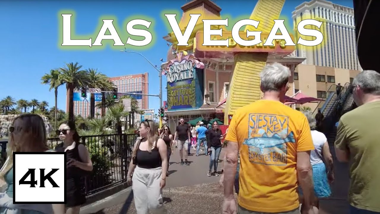 Las Vegas Strip Walking Tour 4K HDR | Exploring The Venetian & Nearby Sights - YouTube