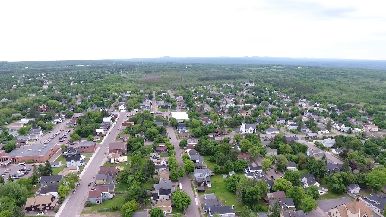 Laurium, MI at 400' above 325 - YouTube