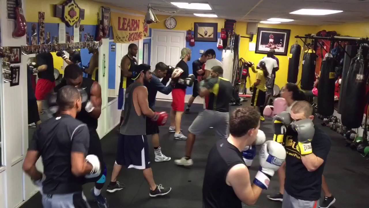 How we teach boxing classes at elite boxing in Oviedo - YouTube