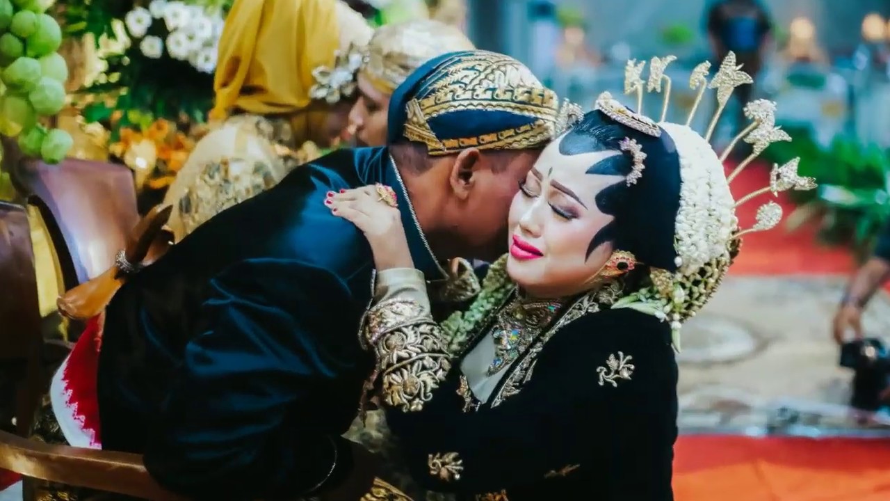 Kebo Giro Gending Temanten Adat Jawa - YouTube