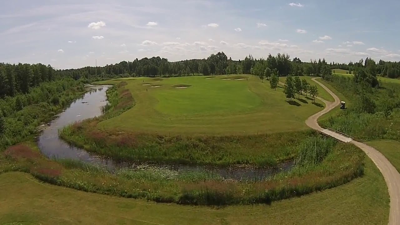 The V Golf Club Hole 17 - YouTube