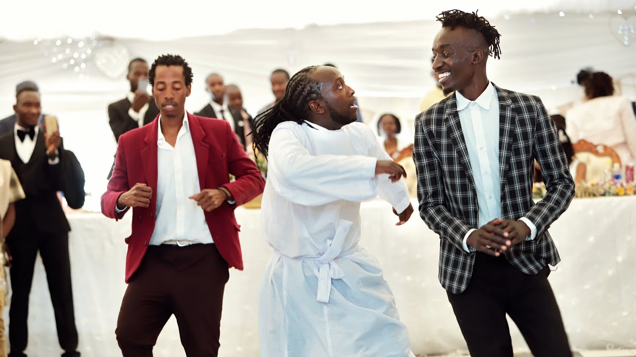 Best Wedding Dance | Zimbabwe Weddings | Mc Baba Sunshine & Crew - YouTube