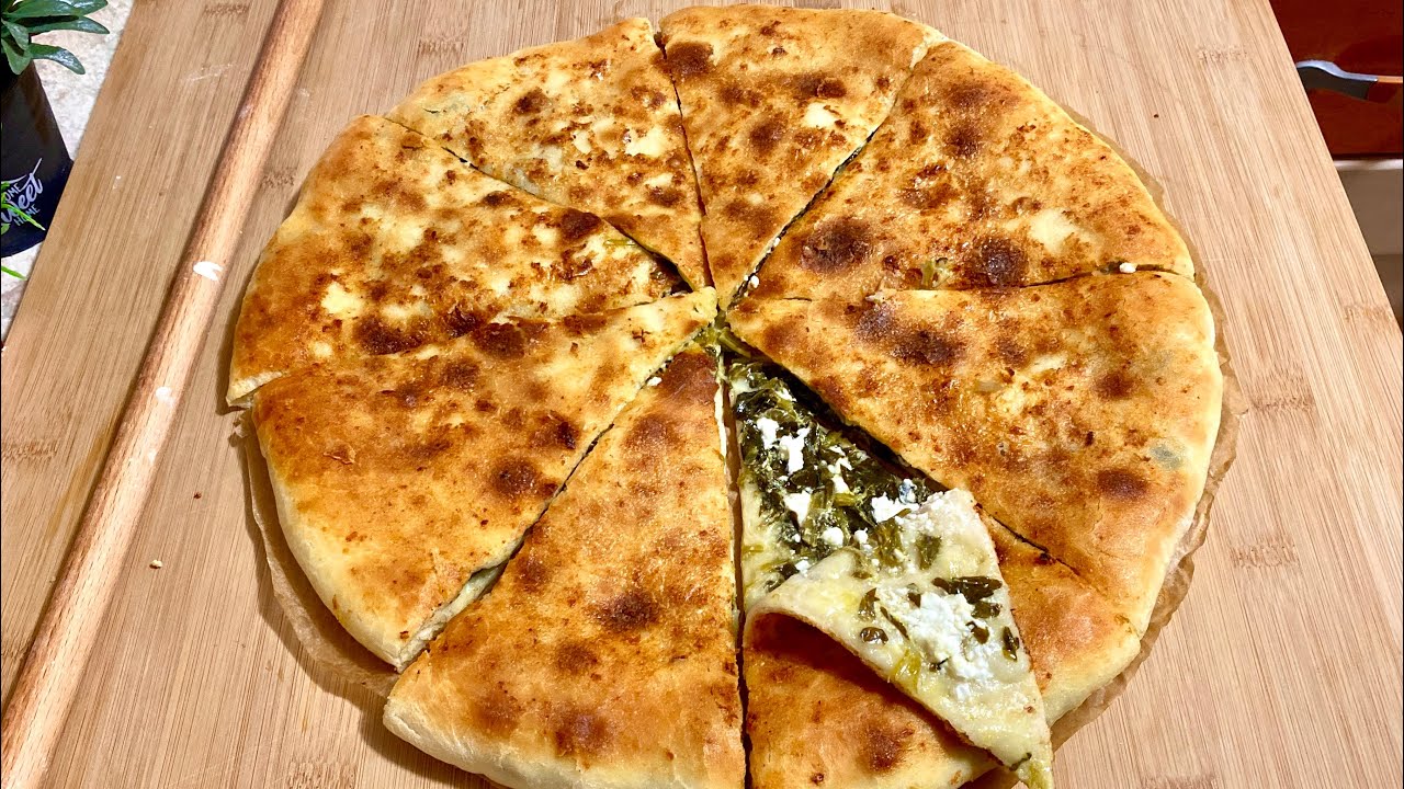 Receta e vjeter e Pites me dy peta me spinaq!Shume e lehte dhe me pak ...