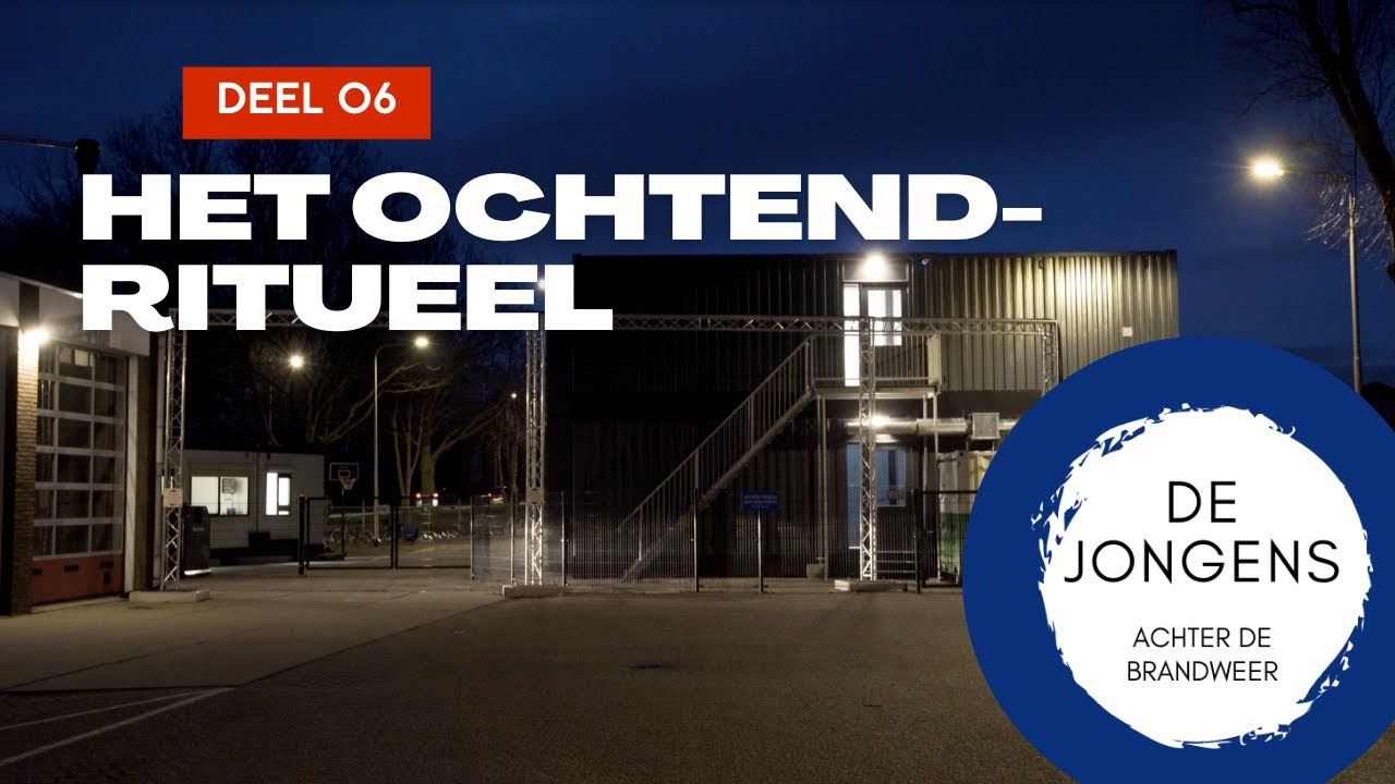 06 - Het ochtendritueel: '80 jongens uit bed en naar school' - YouTube