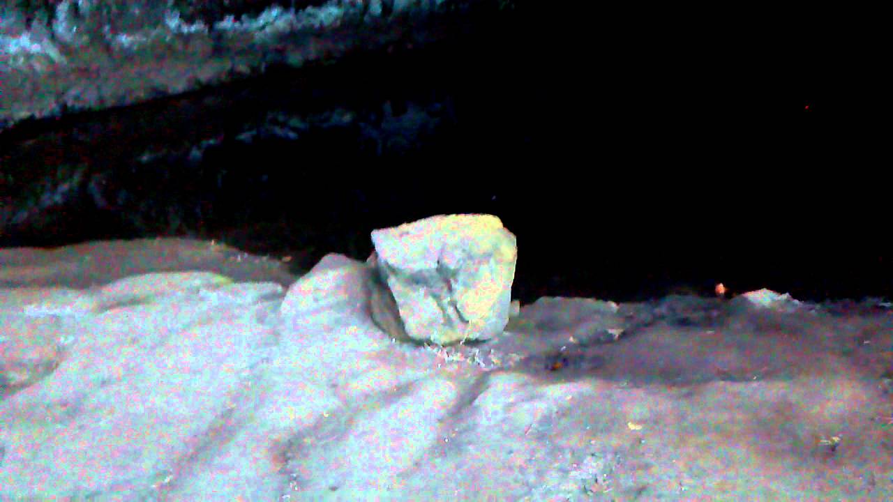 Big spooky cave, Kuaui, HI - YouTube