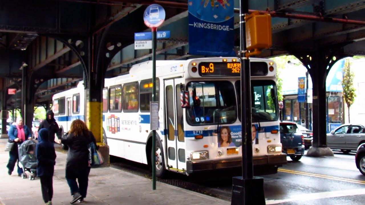 MTA New York City Bus: 2003 New Flyer D60HF Articulated #5712 on the ...