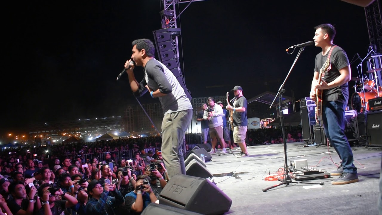 Sugat - Dicta License Live at Rakrakan Festival 2018 - YouTube