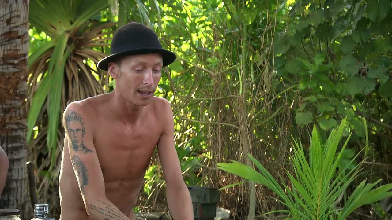 Johan Andersson vill vädra vad som sades på örådet – Robinson (TV4) - YouTube