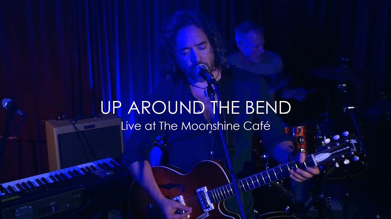 Bryce Thomas | Up Around the Bend (live @ The Moonshine Café) - YouTube