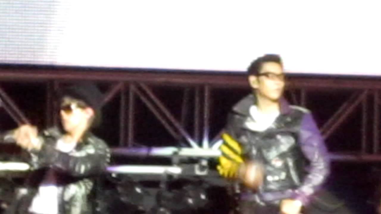 GD&TOP - Knockout @ Korean Music Wave 15 July 2011 - YouTube