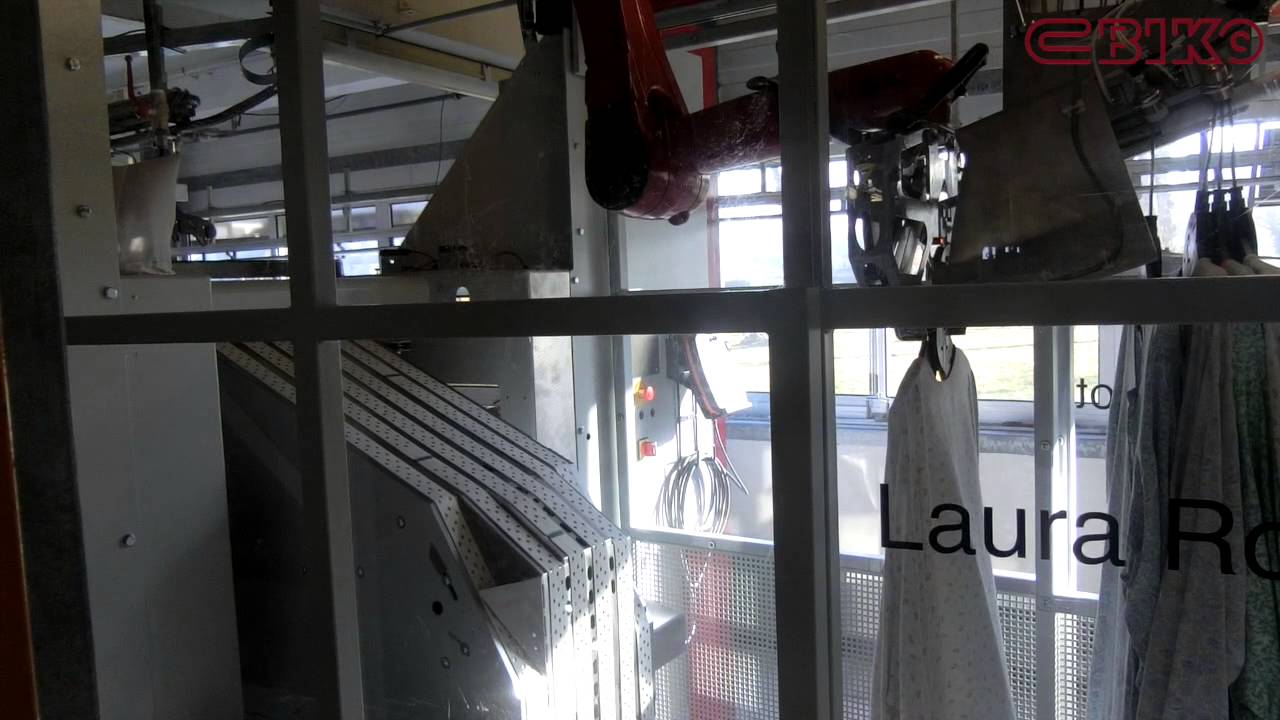 Laura Robot - YouTube